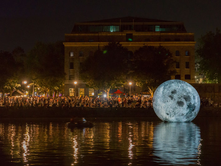 fallen moon – Canadian Art Junkie